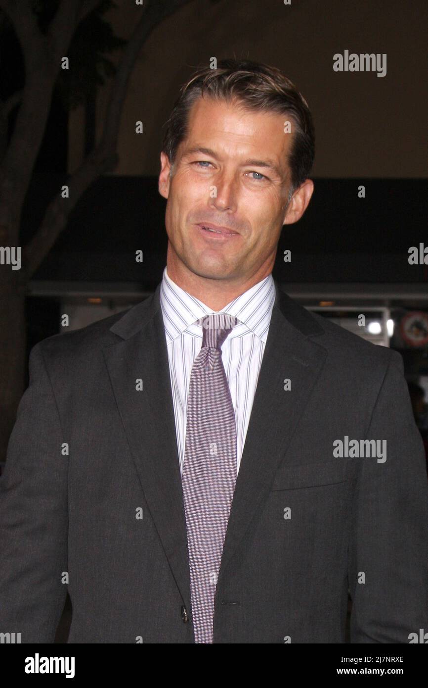 LOS ANGELES - NOV 3: Zen Gesner at the Dumb and Dumber To Premiere at ...