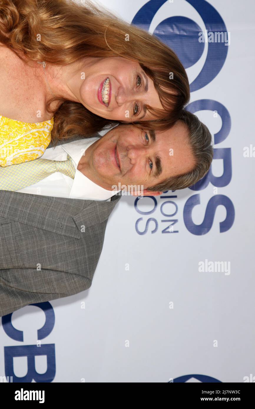 LOS ANGELES - MAY 19: Wendy Bridges, Beau Bridges at the CBS Summer ...