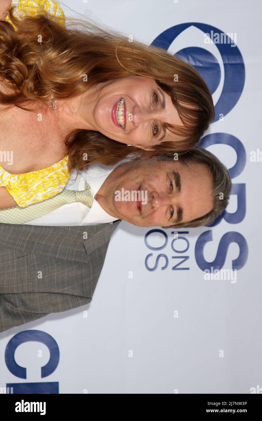 LOS ANGELES - MAY 19: Wendy Bridges, Beau Bridges at the CBS Summer ...