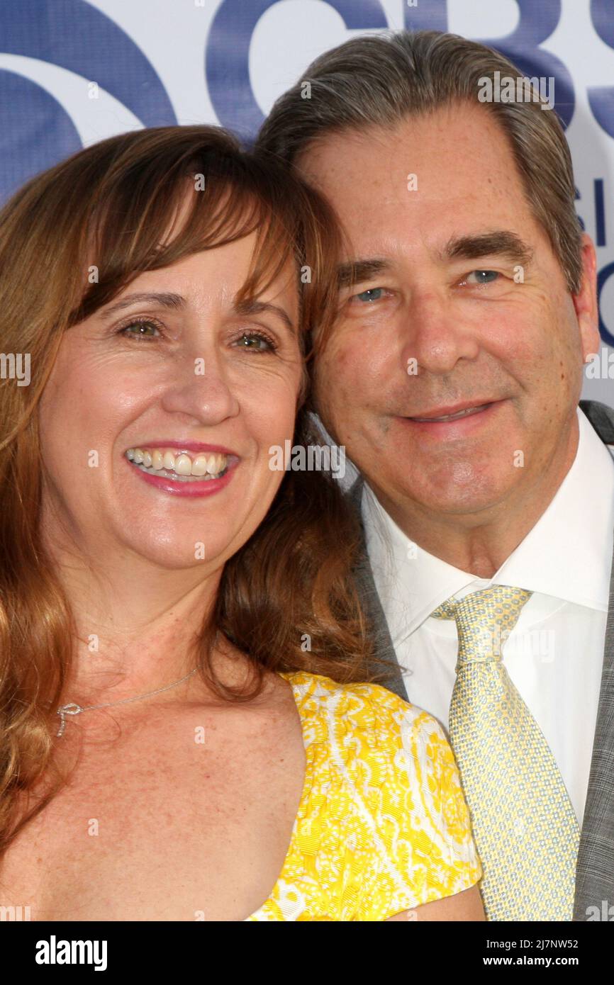 LOS ANGELES - MAY 19: Wendy Bridges, Beau Bridges at the CBS Summer ...