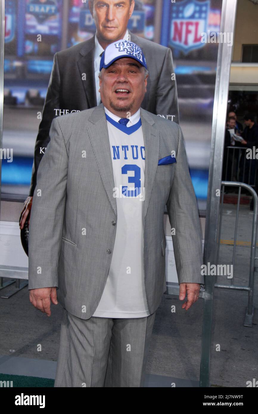 LOS ANGELES - APR 7: W. Earl Brown at the "Draft Day" Premiere at ...