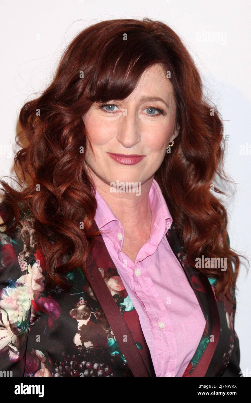 LOS ANGELES - MAY 31: Vicki Lewis at the "What a Pair" 10th Anniv ...