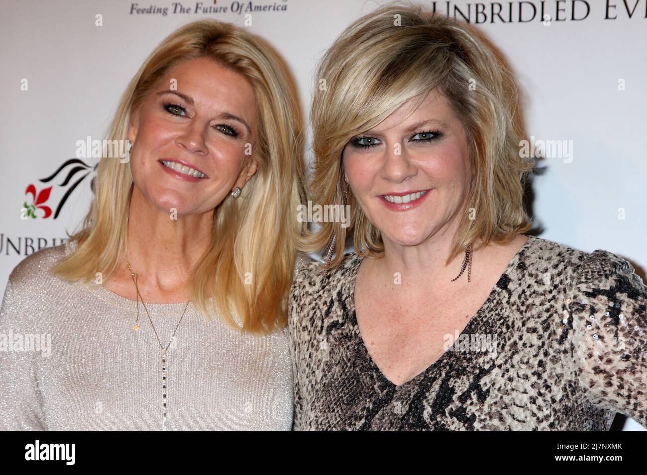 LOS ANGELES - JAN 9: Tonya York Dees, Tammy York Day at the "Derby Does ...