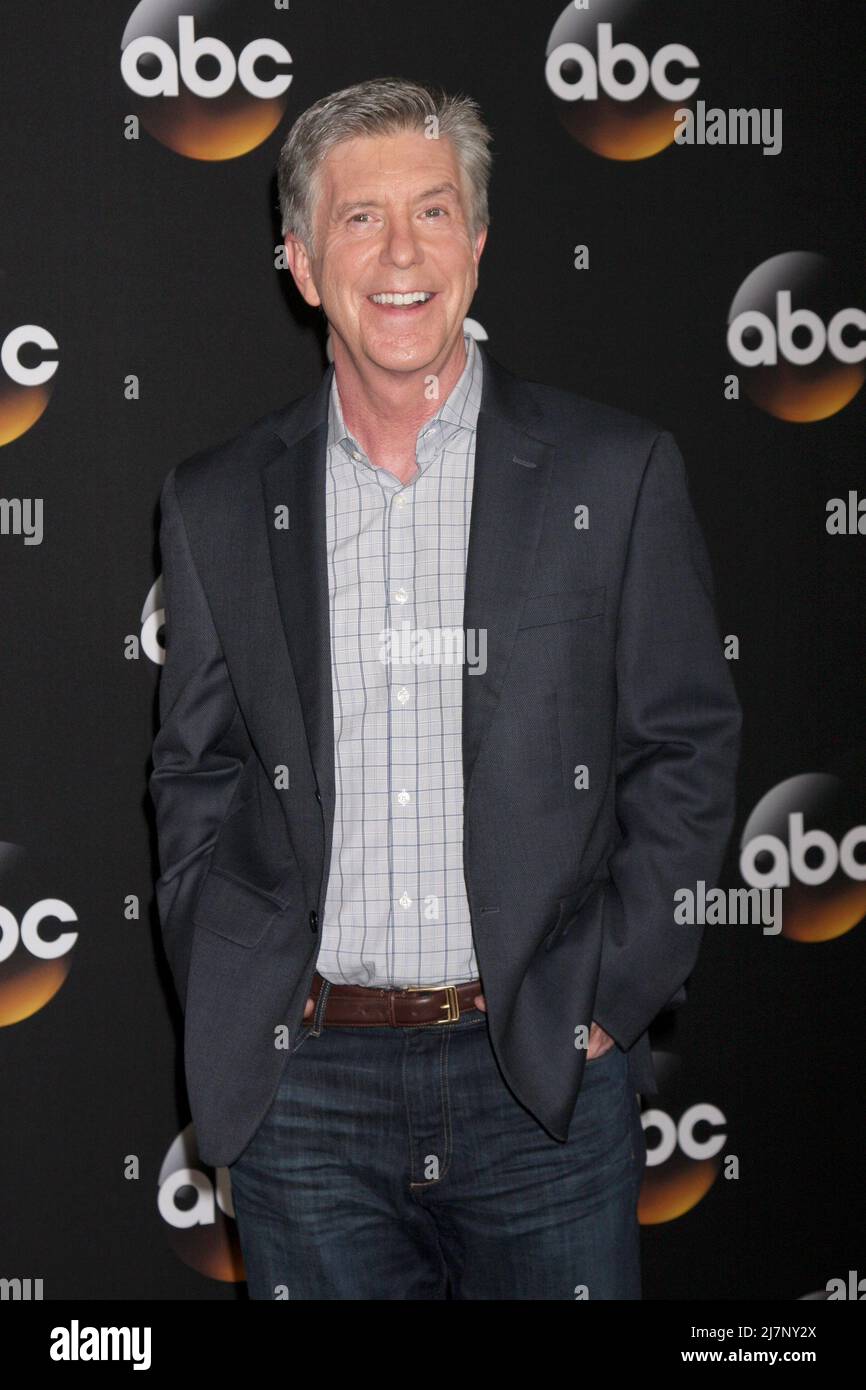LOS ANGELES - JUL 15: Tom Bergeron at the ABC July 2014 TCA at Beverly ...