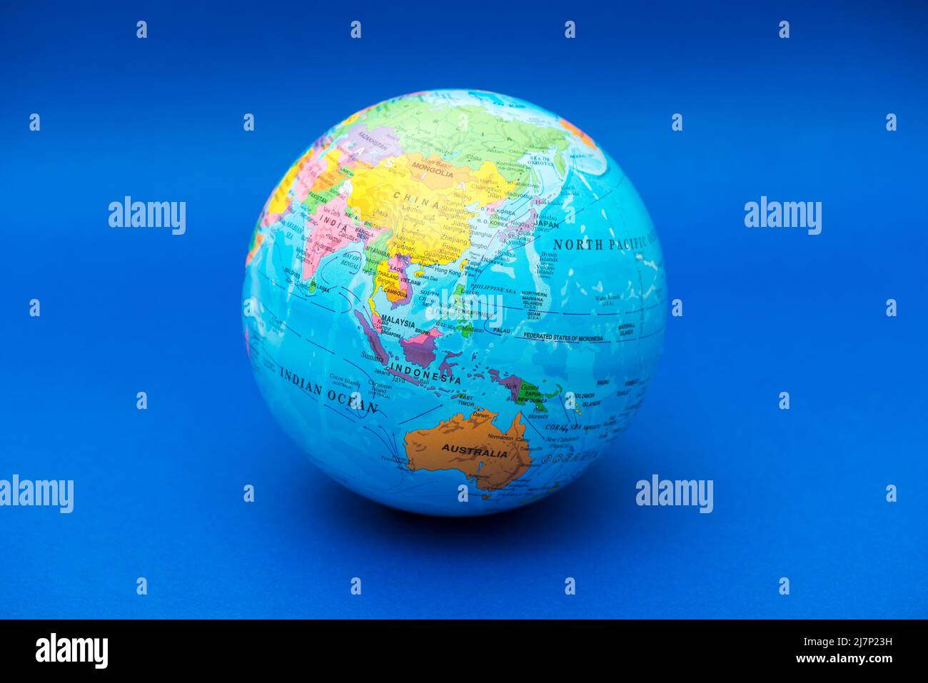 World globe on education hi-res stock photography and images - Alamy