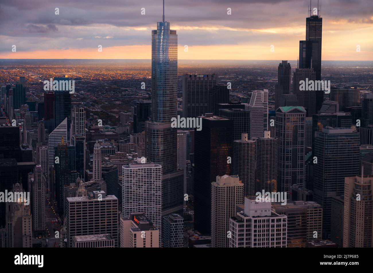 Chicago famous buildings hi-res stock photography and images - Alamy