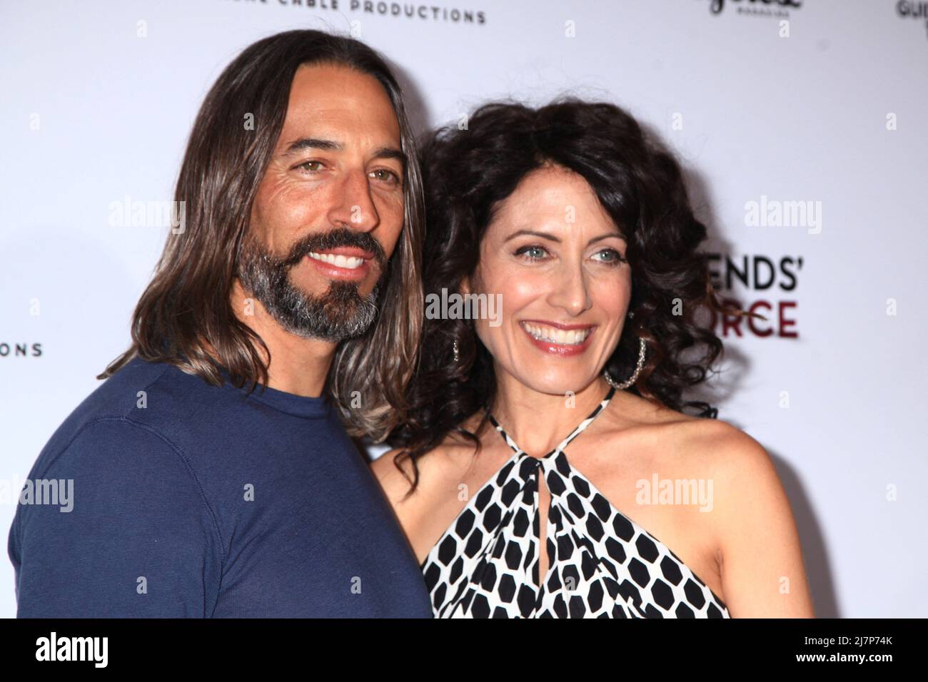 m LOS ANGELES - NOV 18: Robert Russell, Lisa Edelstein at the Bravo's ...