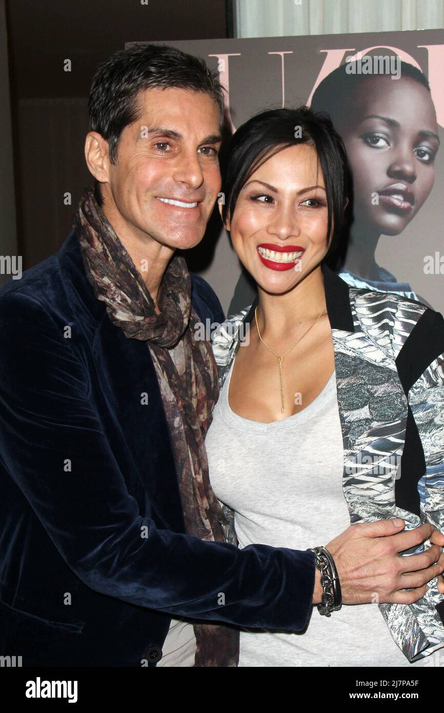 LOS ANGELES - JAN 11: Perry Farrell, Etty Lau Farrell at the DuJour ...