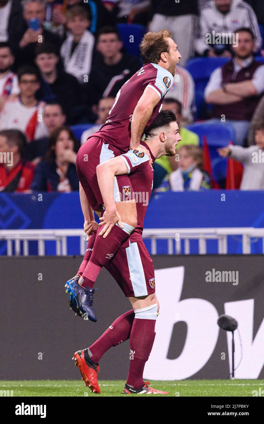 LYON, FRANCE - APRIL 14: Declan Rice of West Ham (R) celebrating his ...