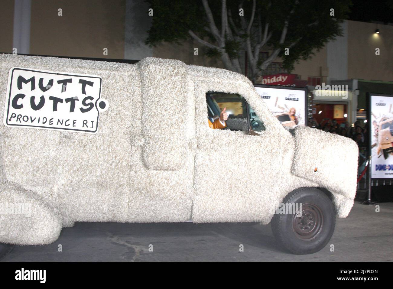 LOS ANGELES - NOV 3: Mutt Cutts Van at the Dumb and Dumber To Premiere ...