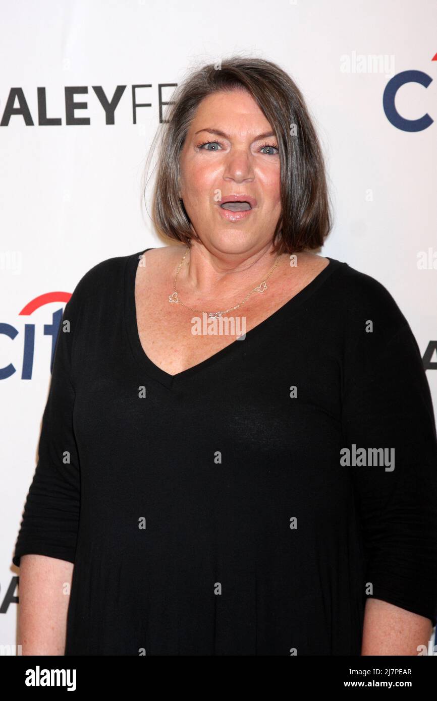 Mindy cohn facts of life hi-res stock photography and images - Alamy