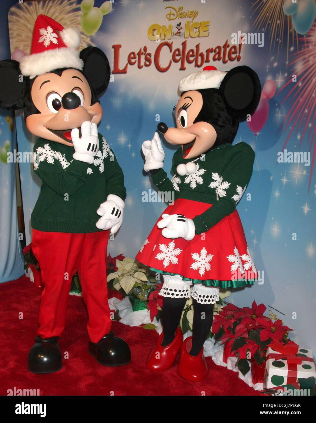 LOS ANGELES - DEC 11: Mickey Mouse, Minnie Mouse at the "Disney on Ice ...