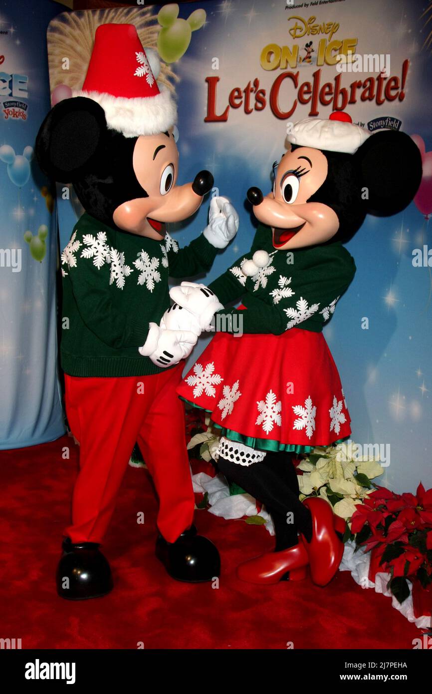 LOS ANGELES - DEC 11: Mickey Mouse, Minnie Mouse at the "Disney on Ice ...