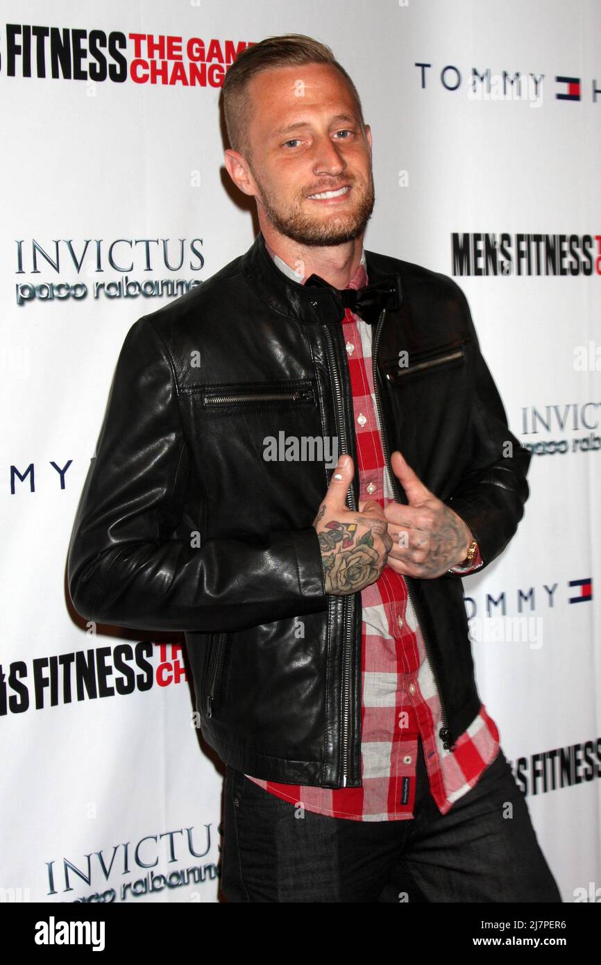 LOS ANGELES - SEP 17: Michael Voltaggio at the MEN'S FITNESS Celebrates ...
