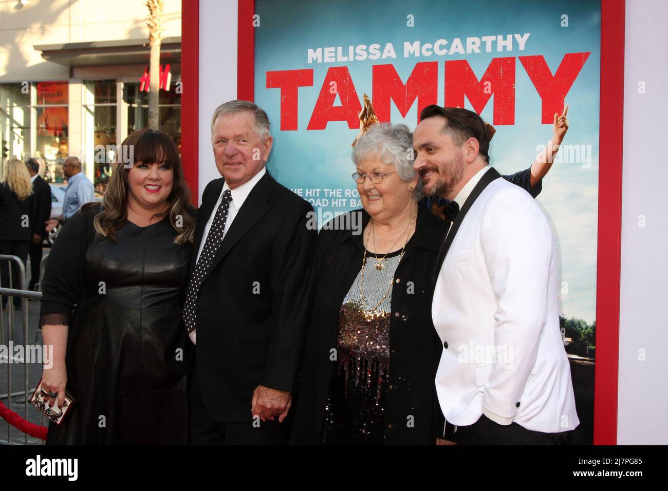 LOS ANGELES - JUN 30: Melissa McCarthy, Michael McCarthy, Sandra ...