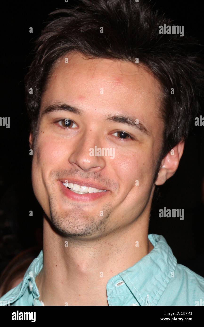 LOS ANGELES - MAR 25: Matthew Atkinson at the Young and Restless 41st ...