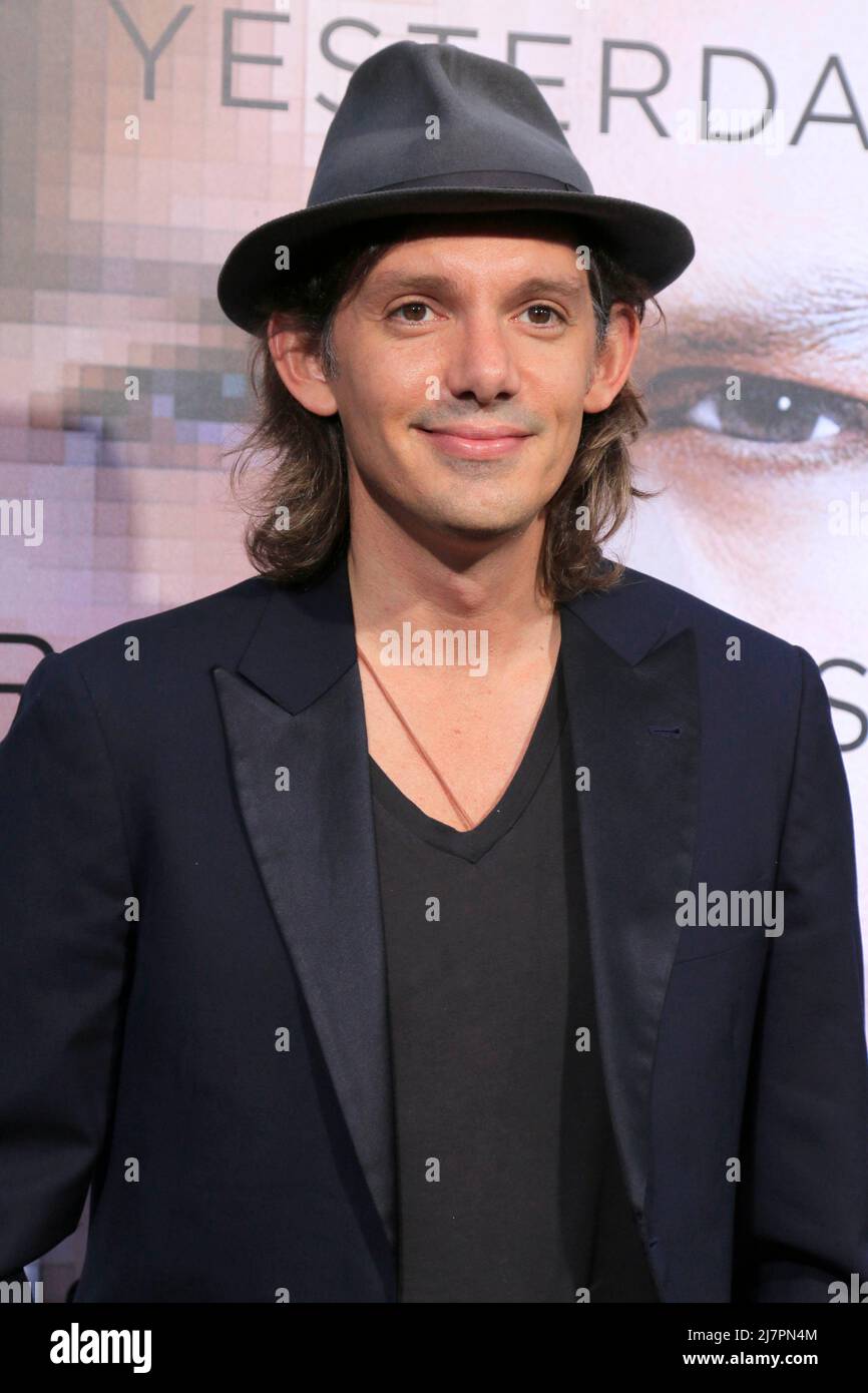 LOS ANGELES - APR 10: Lukas Haas at the "Transcendence" Premiere at ...