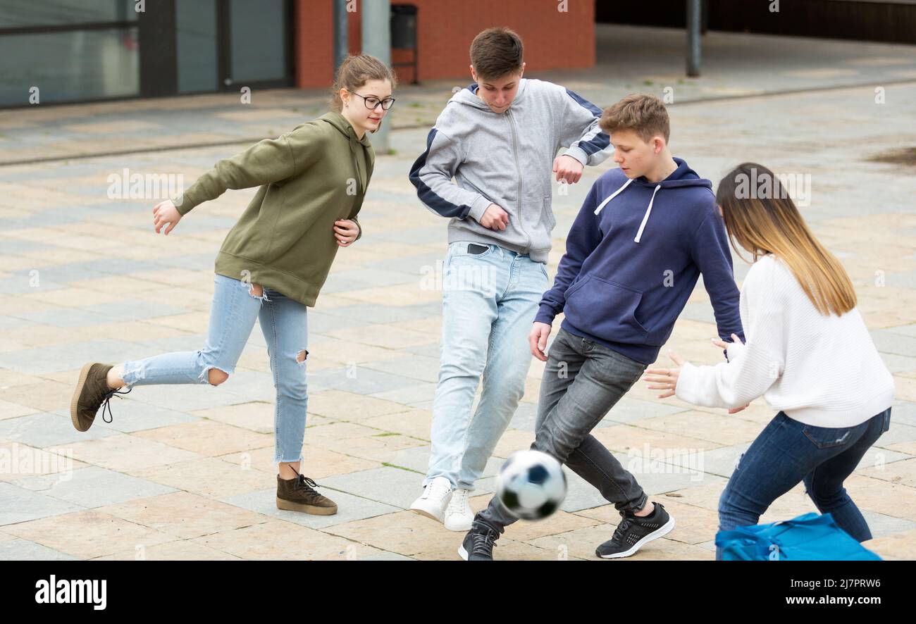Teen boys soccer action hi-res stock photography and images - Alamy