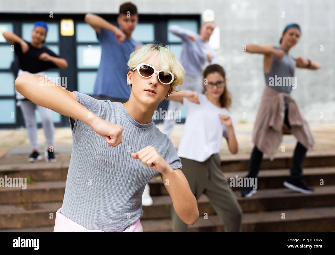 Dynamic movements hi-res stock photography and images - Alamy