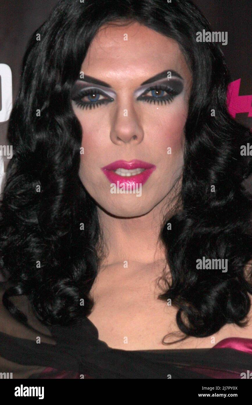 LOS ANGELES - FEB 17: Kelly Mantle at the "RuPaul's Drag Race" Season 6 ...