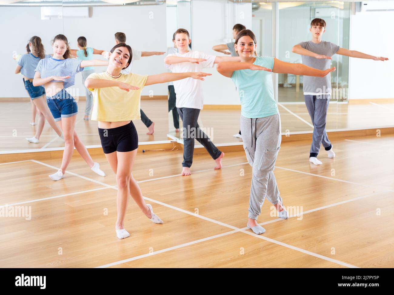 Teenage dancers practicing new dance in studio Stock Photo - Alamy