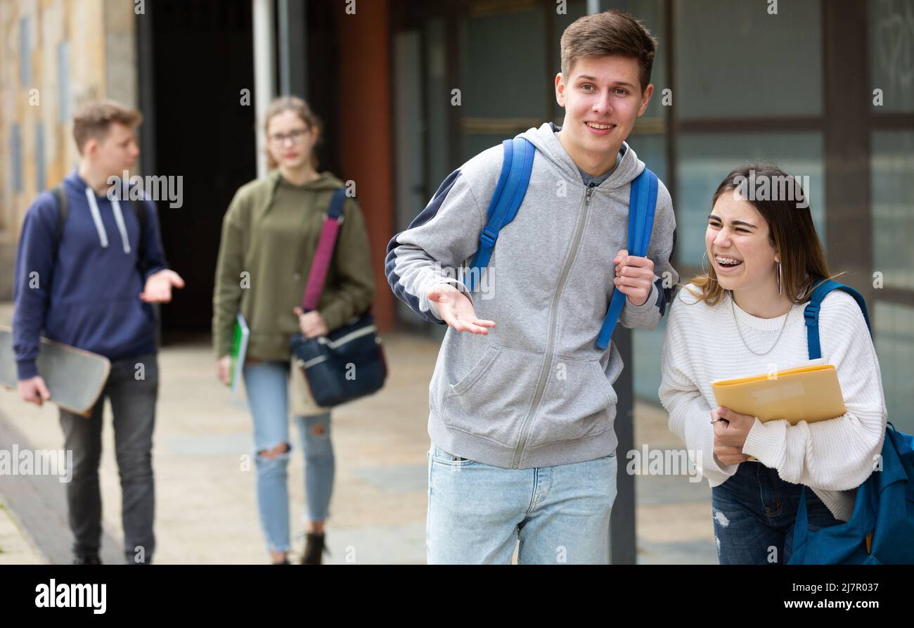 College boy girl talk school hi-res stock photography and images - Alamy