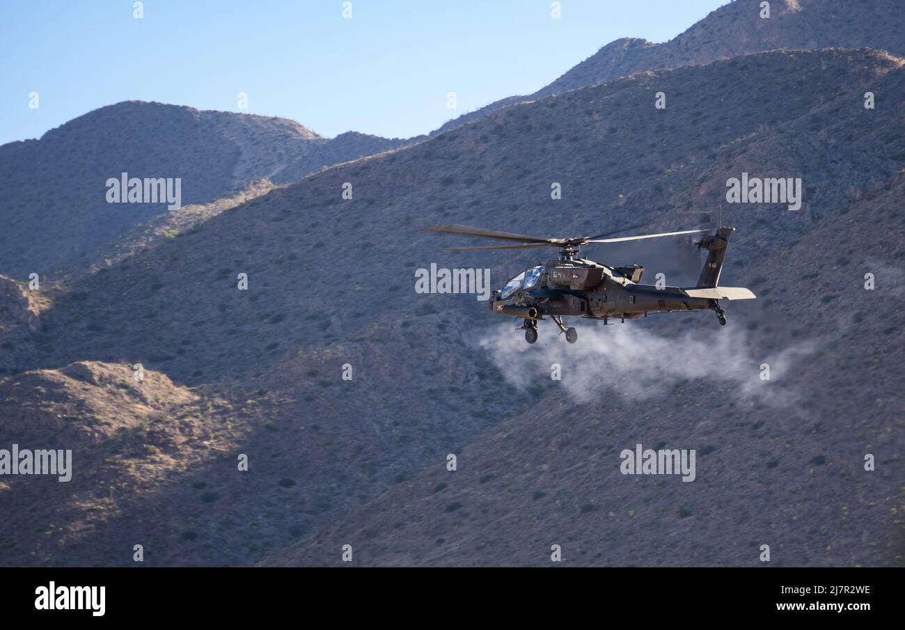 Apache crew members from the 3-6 Air Cavalry Squadron conduct aerial ...