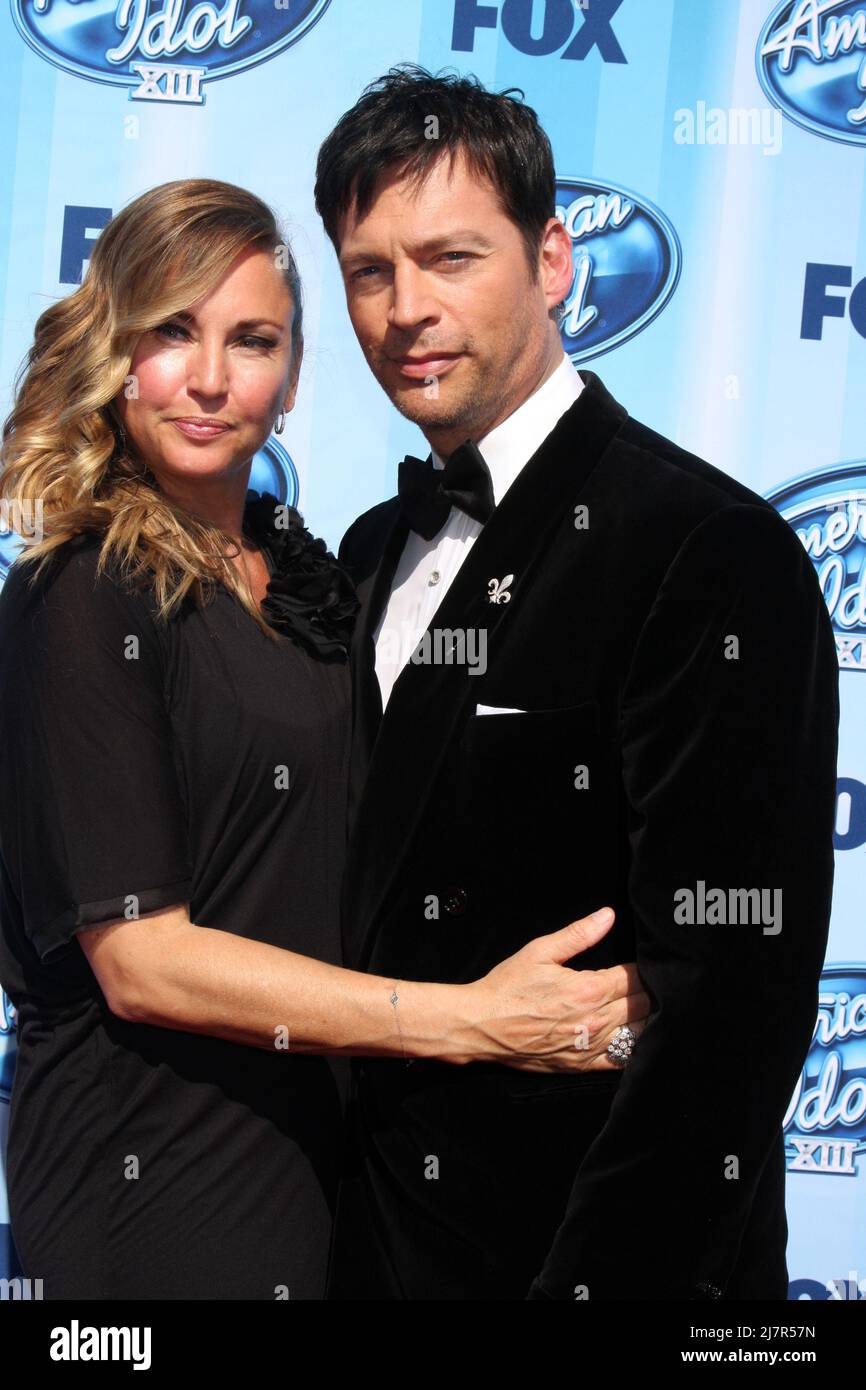 LOS ANGELES - MAY 21: Jill Goodacre, Harry Connick Jr at the American ...