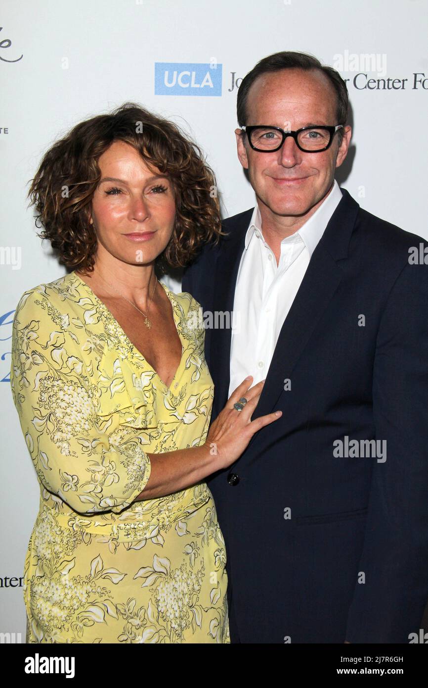 LOS ANGELES - APR 25: Jennifer Grey, Clark Gregg at the 19th Annual ...