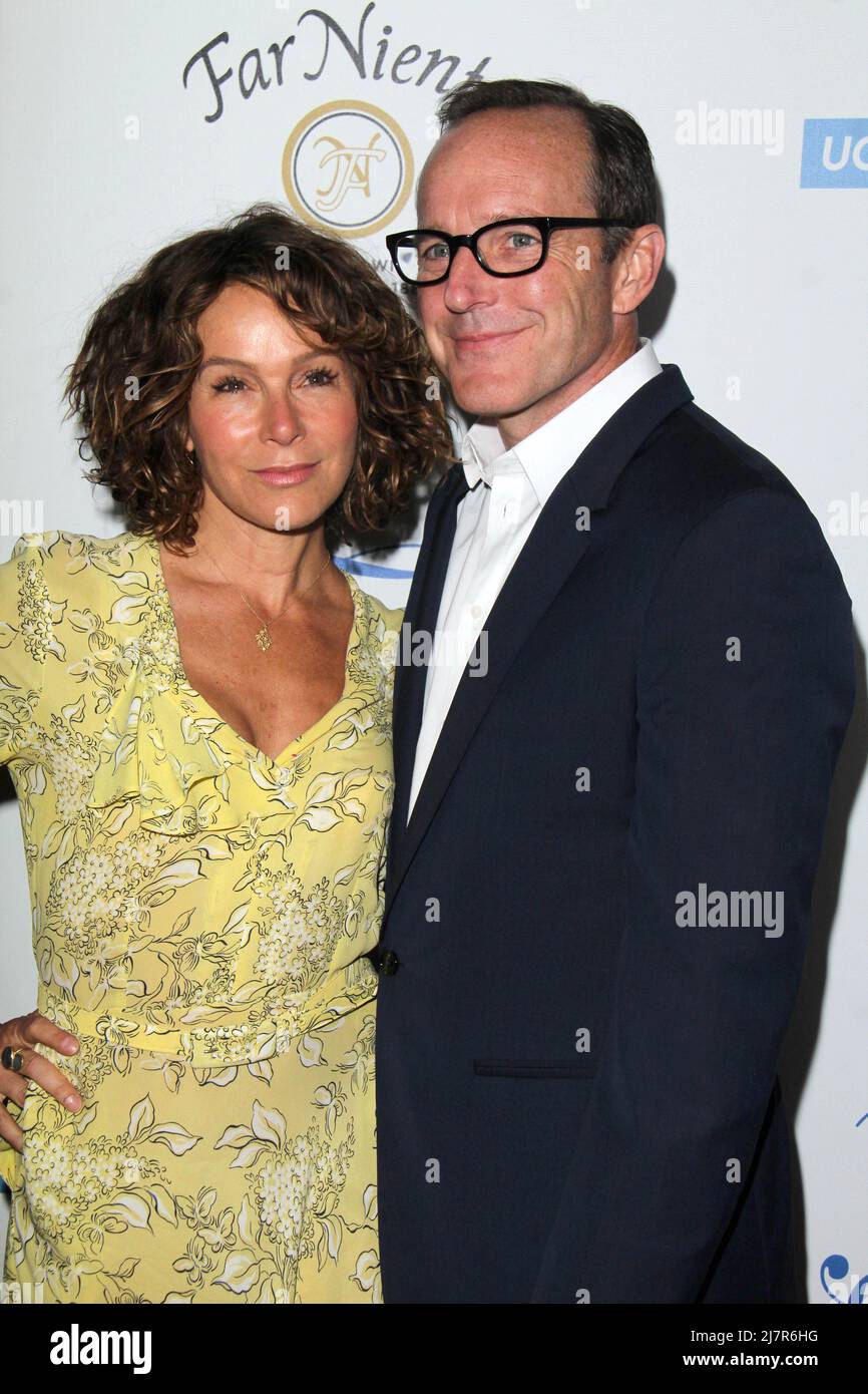 LOS ANGELES - APR 25: Jennifer Grey, Clark Gregg at the 19th Annual ...