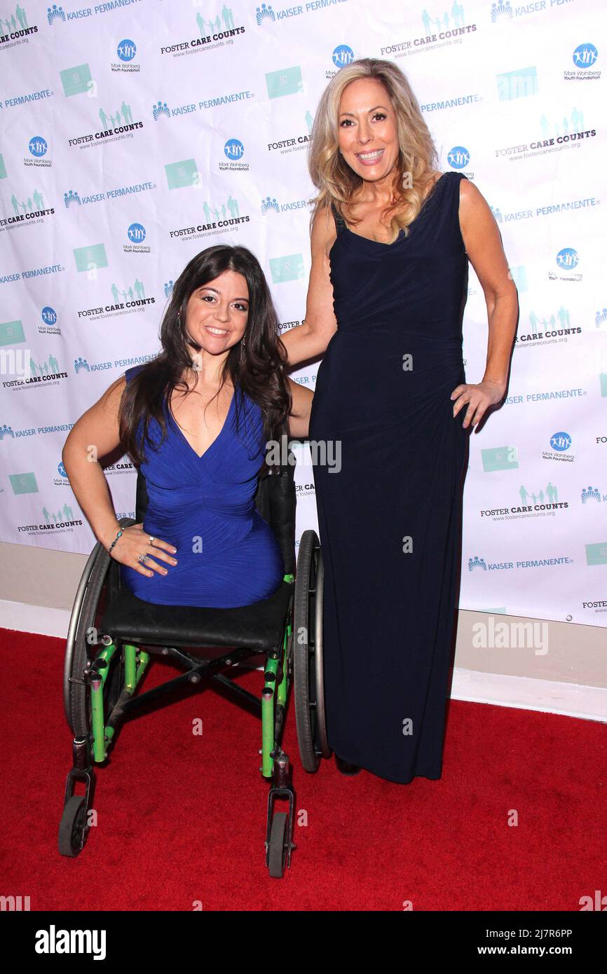 LOS ANGELES - NOV 15: Jennifer Bricker, Lauri Burns at the "Foster The ...