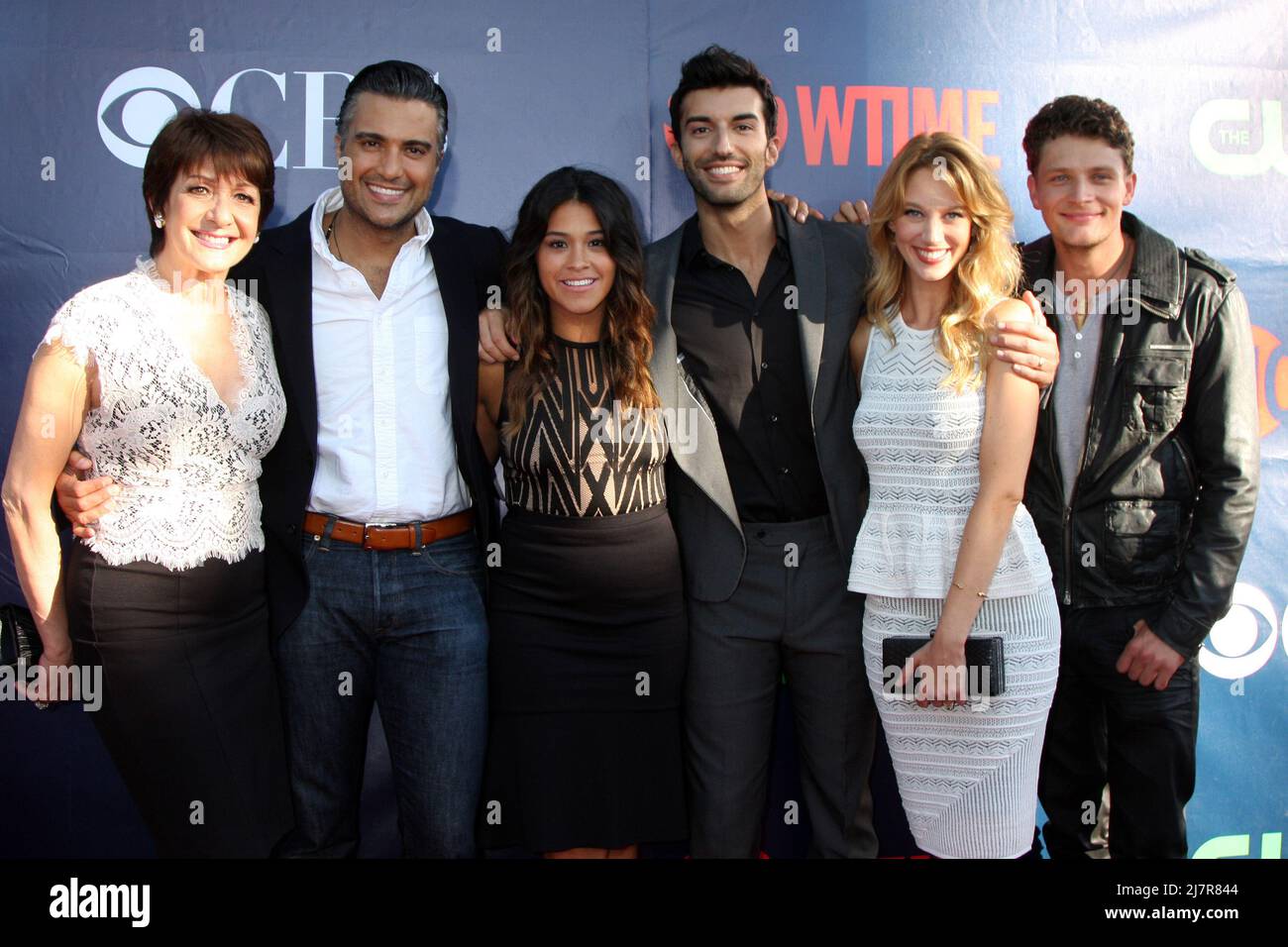 Yael grobglas and justin baldoni hi-res stock photography and images ...