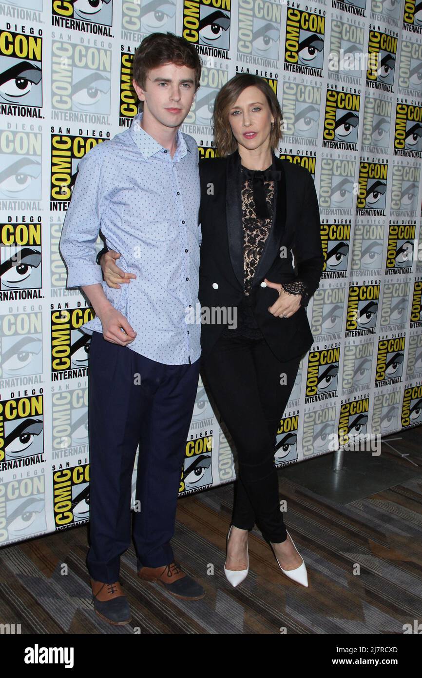 Taissa Farmiga And Freddie Highmore Bates Motel Vera Farmiga Hi Res