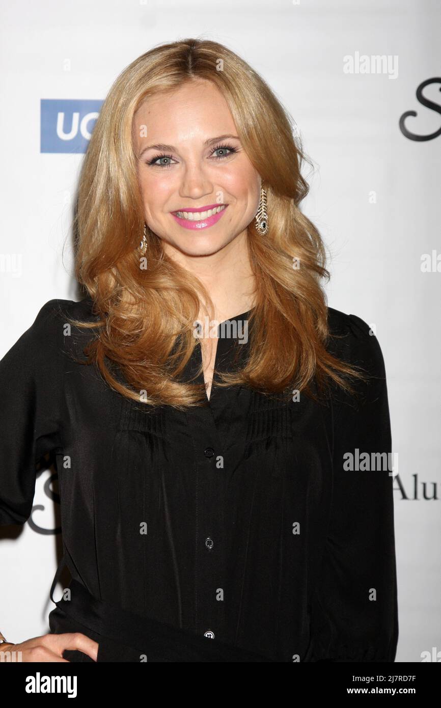 LOS ANGELES - MAY 16: Fiona Gubelmann at the UCLA's Spring Sing 2014 at ...