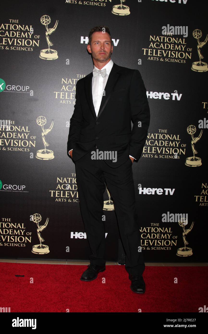 LOS ANGELES - JUN 22: Eric Martsolf at the 2014 Daytime Emmy Awards ...