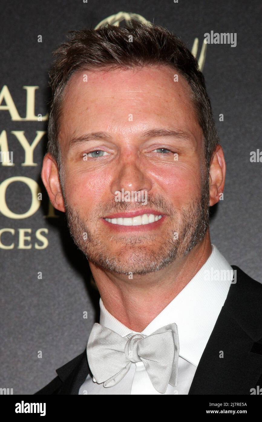 LOS ANGELES - JUN 22: Eric Martsolf at the 2014 Daytime Emmy Awards ...