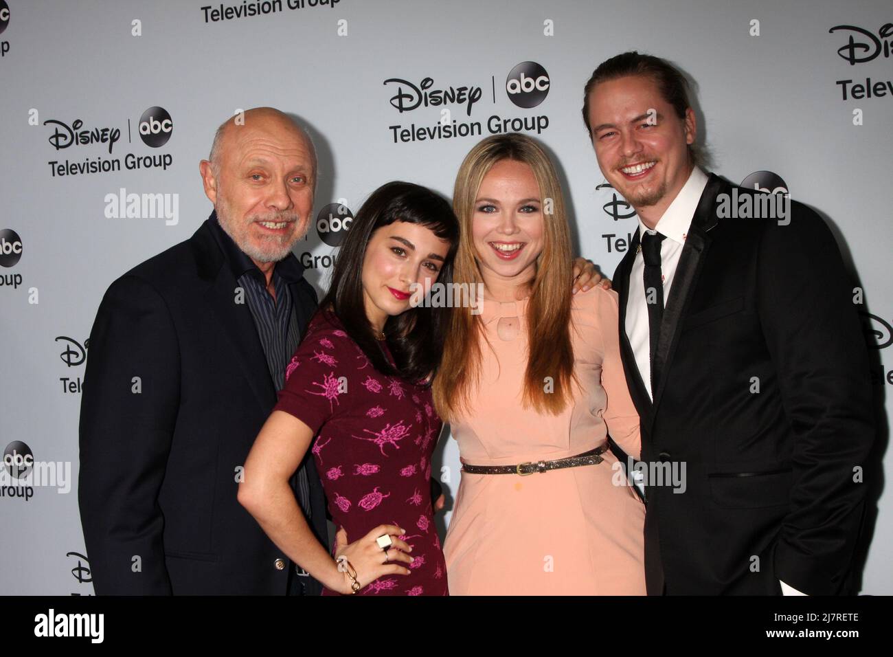 LOS ANGELES - JAN 17: Hector Elizondo, Molly Ephraim, Amanda Fuller ...