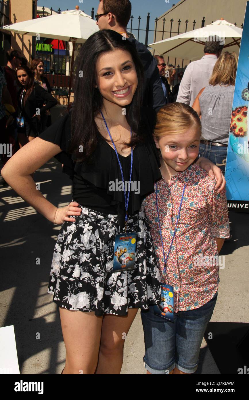Elsie Fisher Dana Gaier Miranda Cosgrove