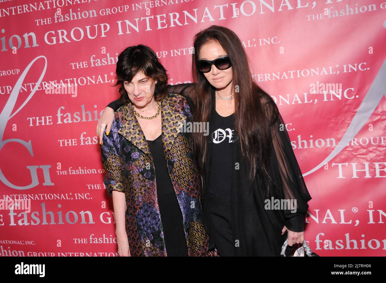 Maryanne Grisz and Vera Wang attend the Fashion Group International ...