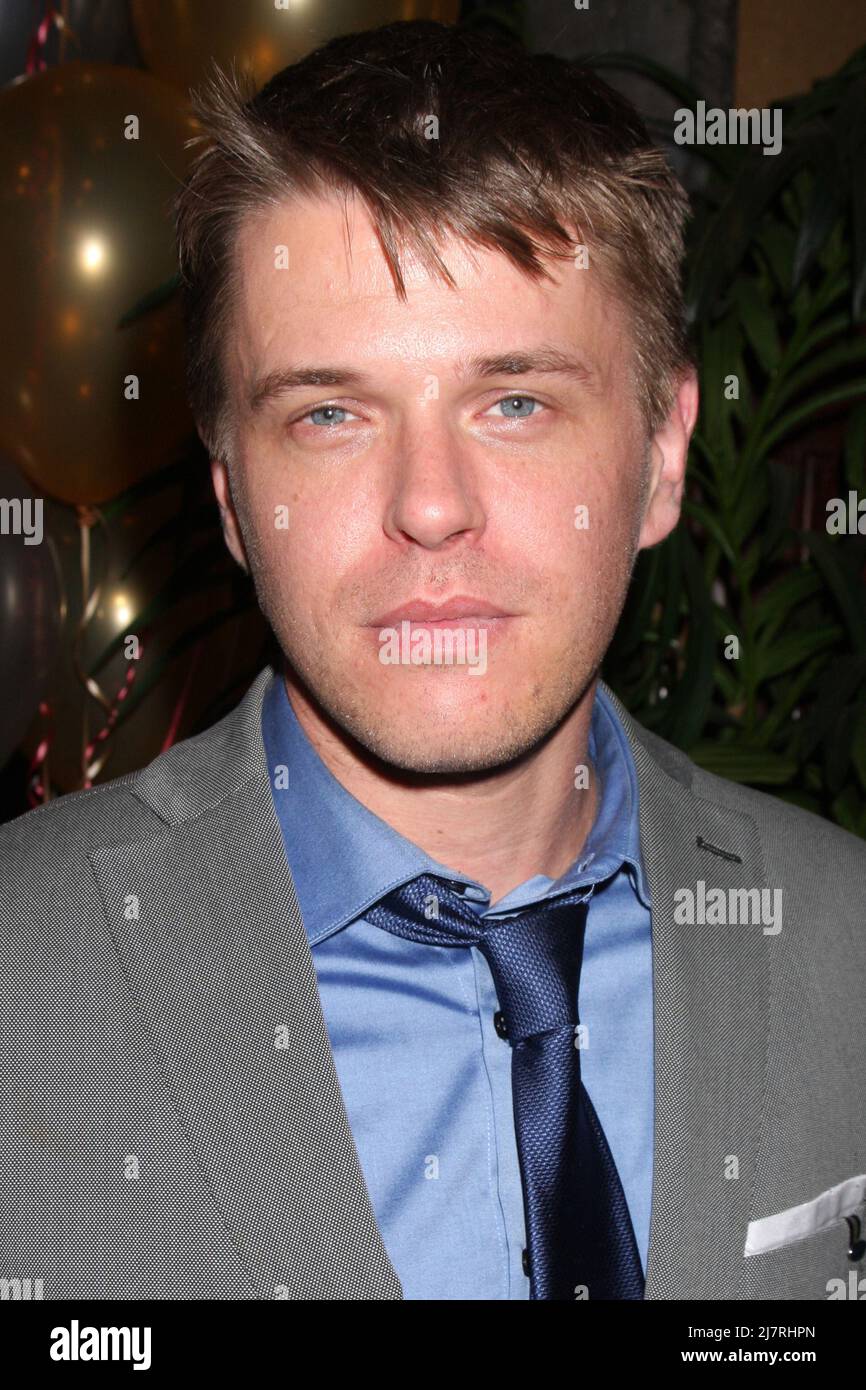 LOS ANGELES - MAR 25: David Tom at the Young and Restless 41st ...