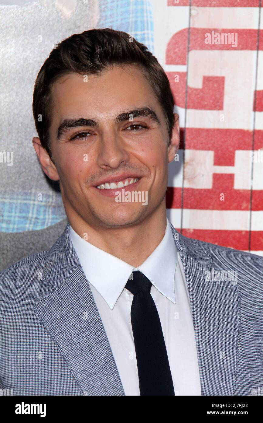Dave franco neighbors 2014 hi-res stock photography and images - Alamy