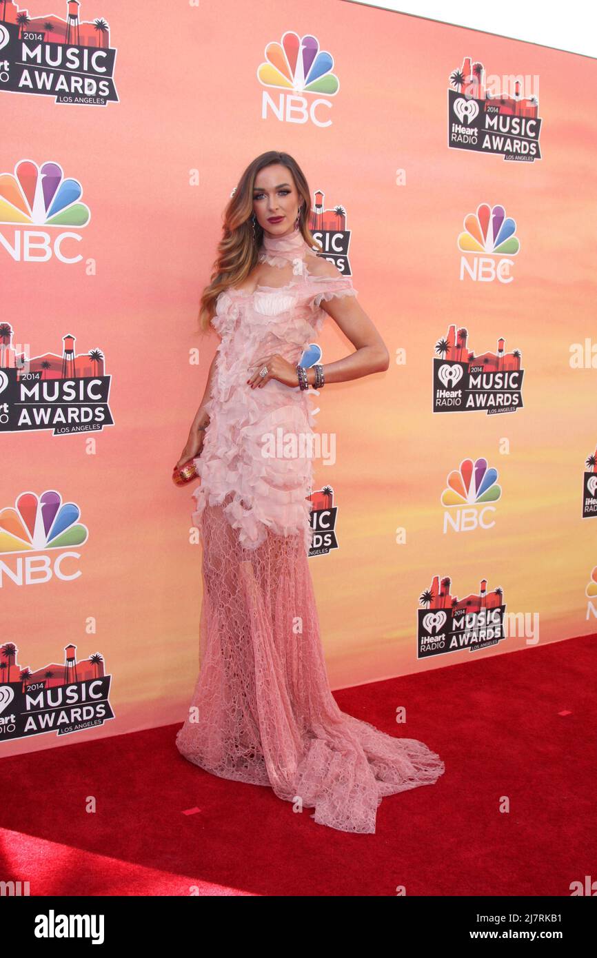 LOS ANGELES - MAY 1: Courtney Bingham at the 1st iHeartRadio Music ...