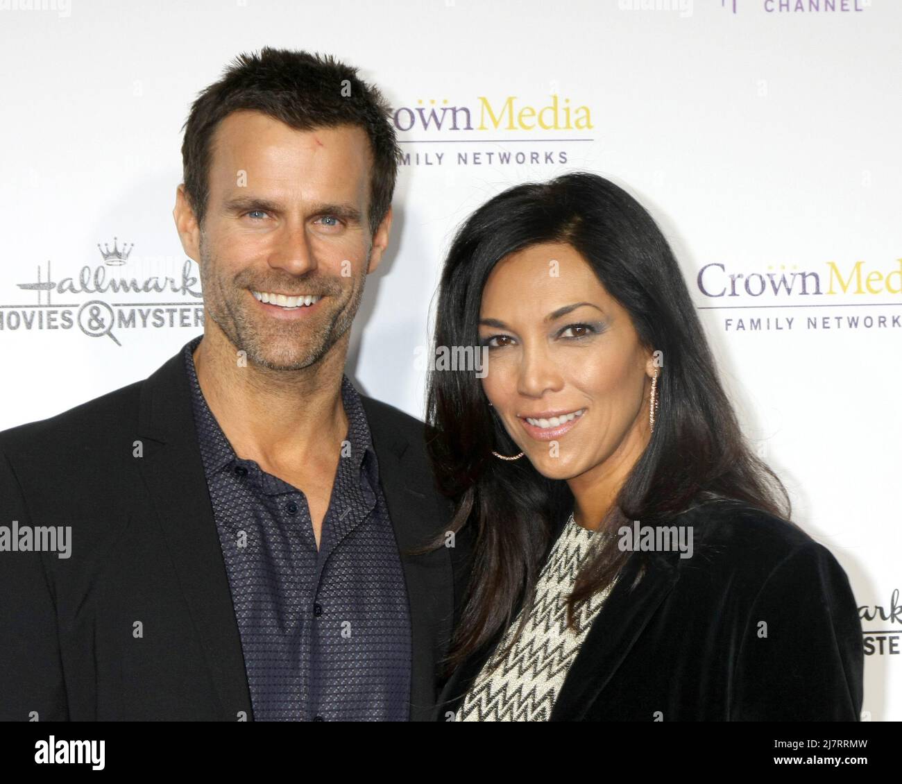 LOS ANGELES - JAN 8: Vanessa Arevalo, Cameron Mathison at the Hallmark ...