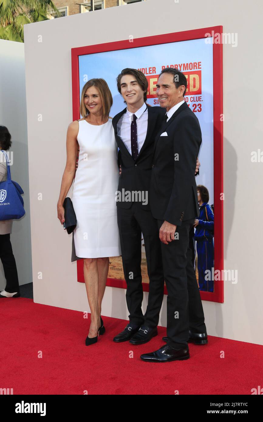 LOS ANGELES - MAY 21: Brenda Strong, Zak Henri, Tom Henri at the ...
