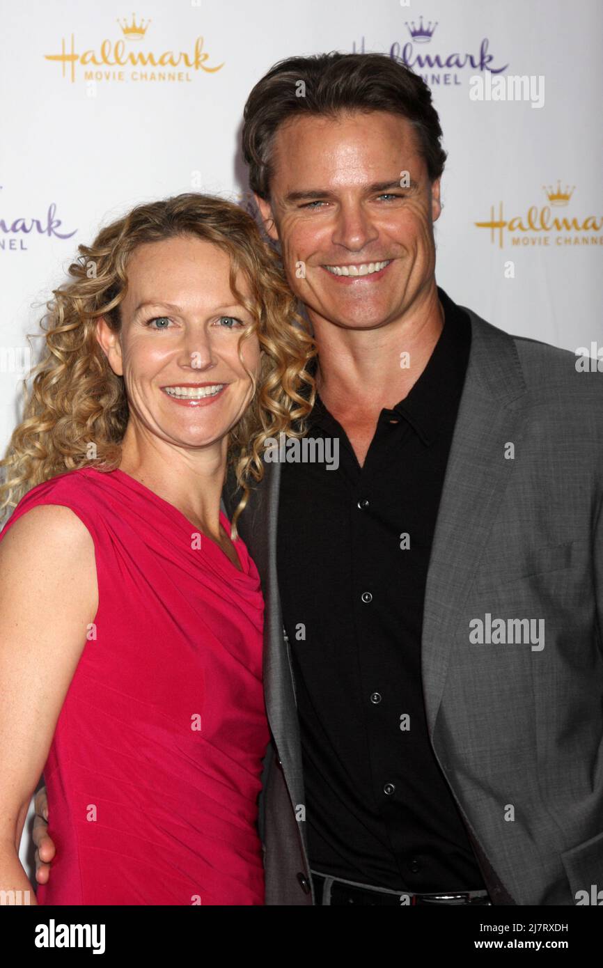 Dylan neal and becky southwell hi-res stock photography and images - Alamy