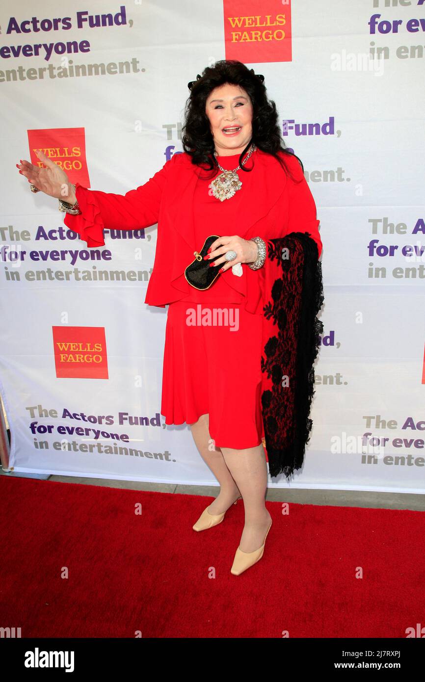 LOS ANGELES - JUN 8: Barbara Van Orden at the 2014 Tony Award Viewing ...