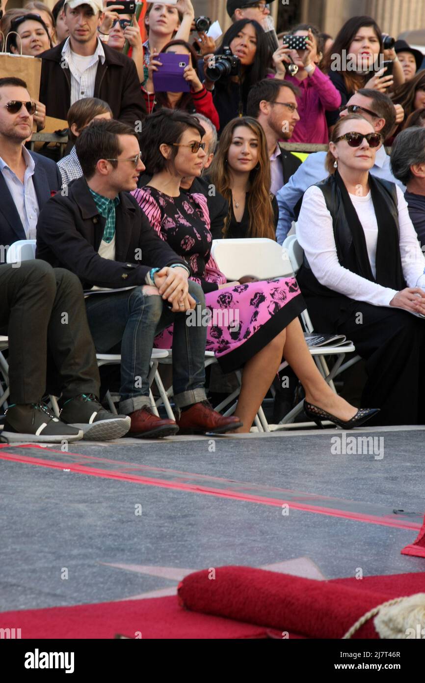 Elijah wood and evangeline lilly hi-res stock photography and images ...