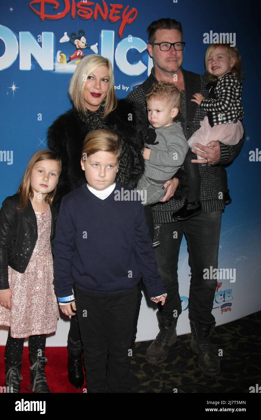 LOS ANGELES - DEC 11: Tori Spelling, Dean McDermott, Liam McDermott ...