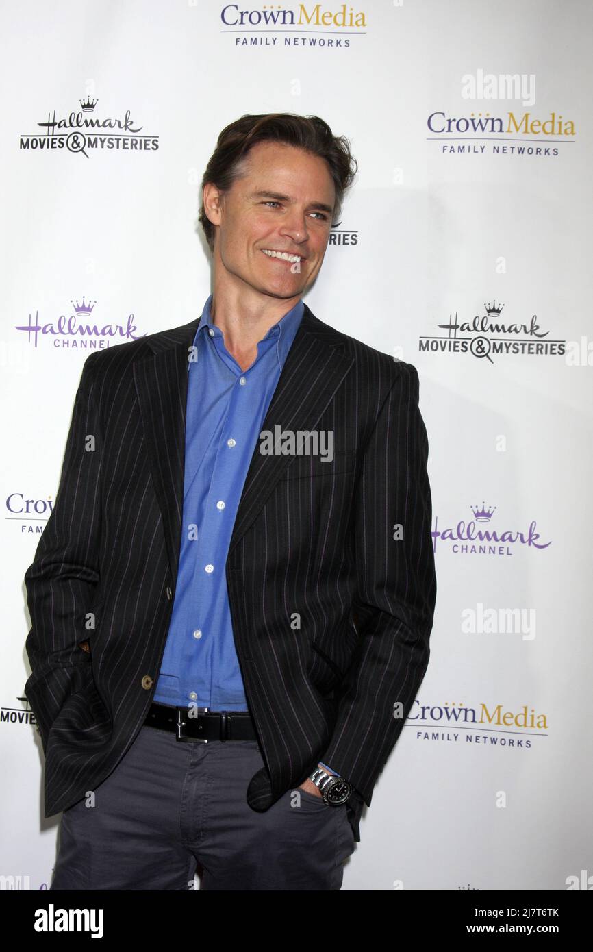 LOS ANGELES - NOV 4: Dylan Neal at the Hallmark Channel's "Northpole ...