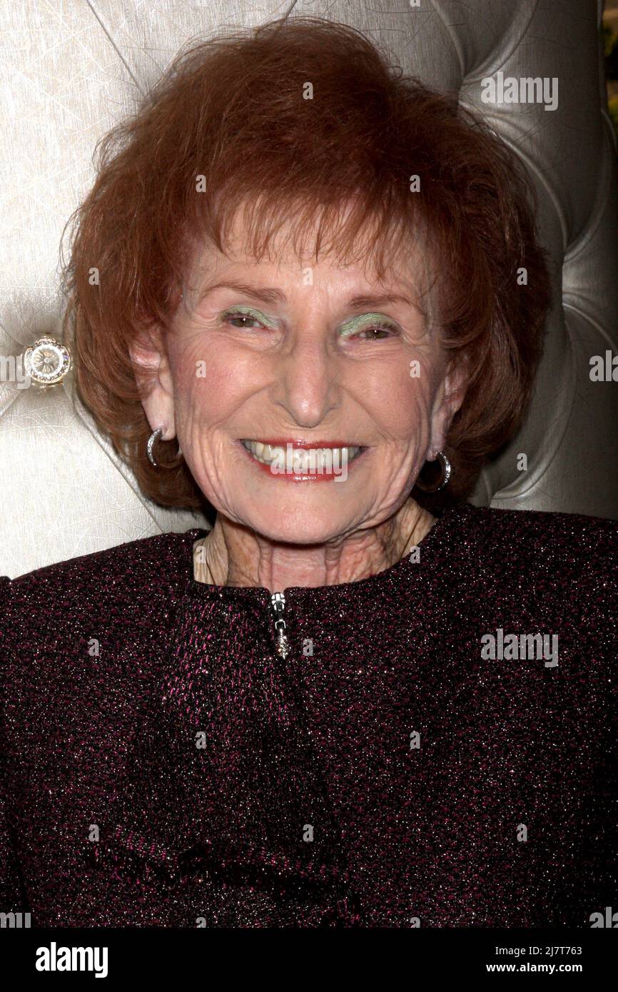Molly wolveck 90th birthday party hi-res stock photography and images ...